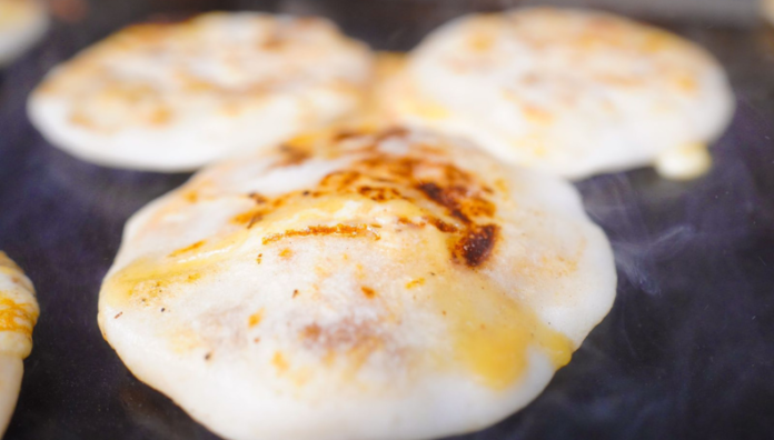 ¡Las pupusas entre las 50 mejores comidas callejeras del mundo!