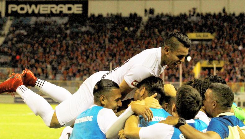 Alex Larín regresa a Alianza