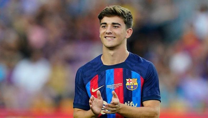 Gavi inscrito con el número 6 en el Barcelona pero con polémica