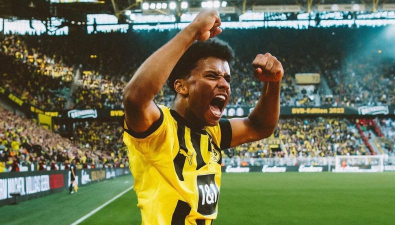 Adeyemi realizó un golazo en el pasado partido de Champions