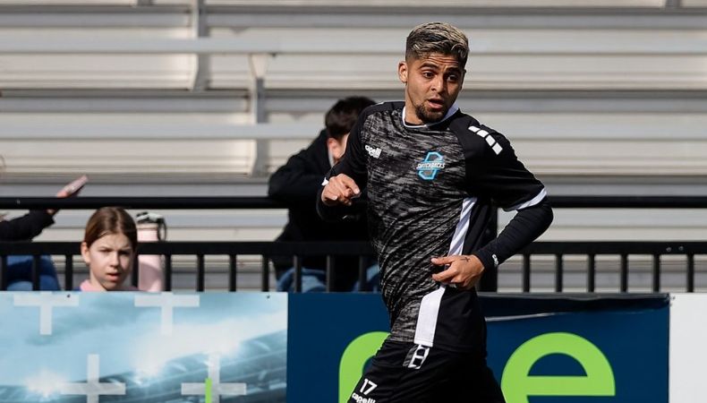 Jairo Henríquez inicia la temporada con gol y victoria