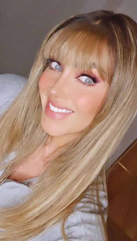 ¡Mia Colucci está de vuelta! Anahí vuelve al look de su emblemático ...