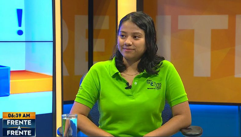 "No tengan miedo en seguir sus metas": Emely Crespín