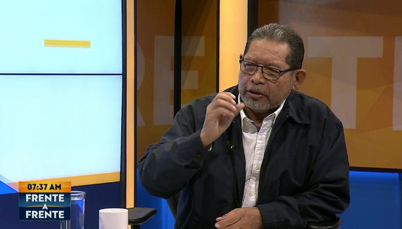 Simón Paz materializa su precandidatura para alcalde