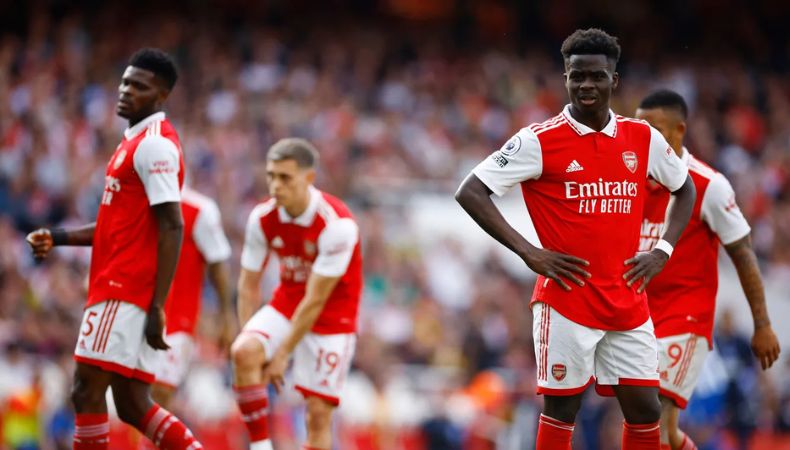 Arsenal pierde contra Brighton y se aleja del título