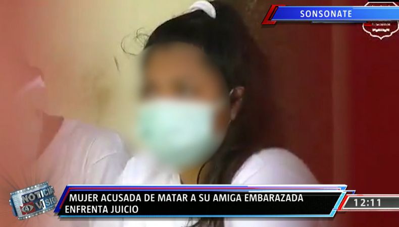 Mujer acusada de asesinar a su amiga enfrenta juicio