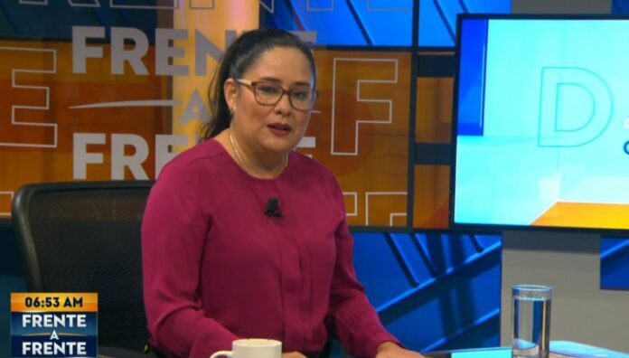 "La reducción de municipios es para concentrar poder": Ruth López