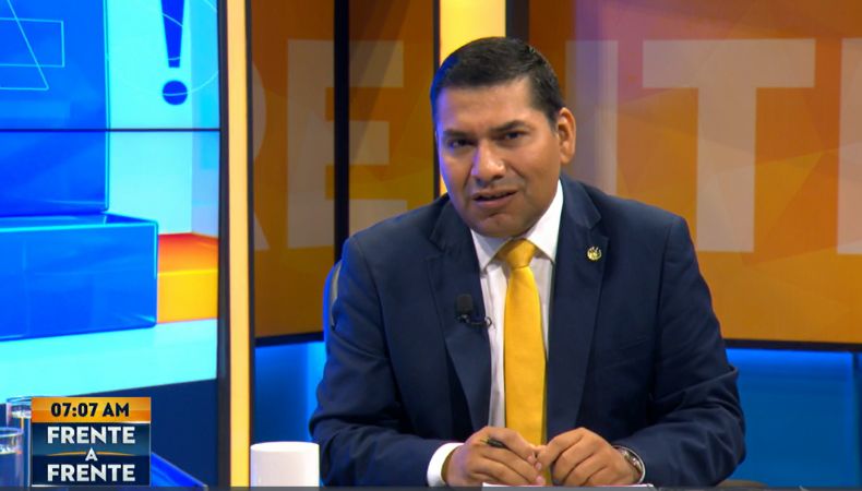 "Arena no defiende a criminales": Francisco Lira