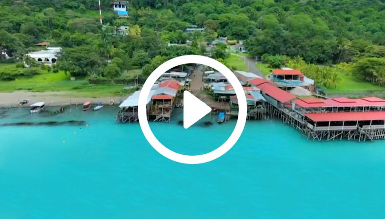 ¡El impresionante color turquesa del lago de Coatepeque!