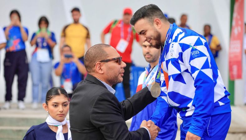 Declaraciones de Yamil Bukele tras el primer oro de El Salvador en los ...