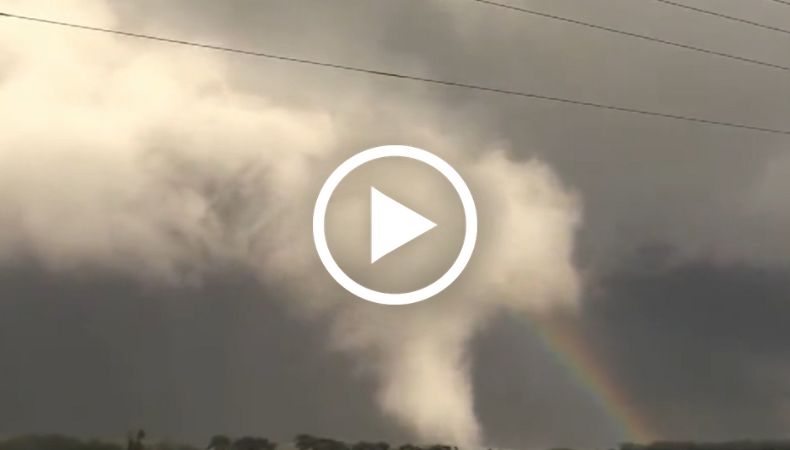 [Video] Arcoíris en medio de un tornado en Chicago