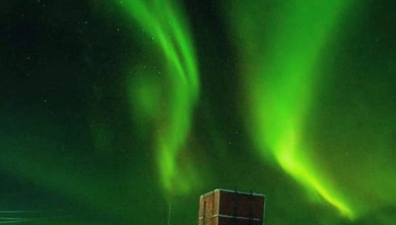 ¡Impresionante! Aurora austral tiñó de verde el cielo de la Antártida