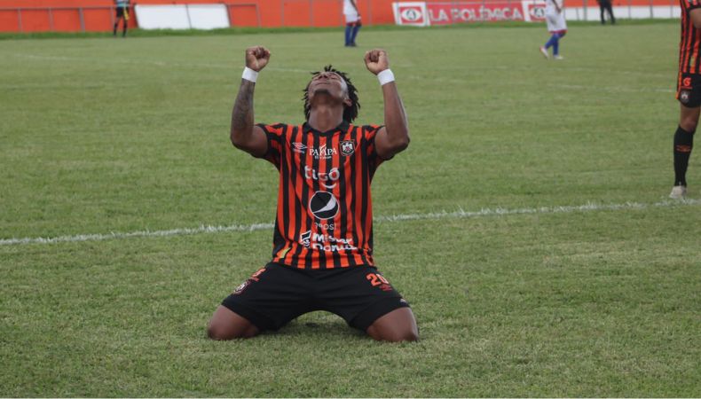 El futbolista Edgar Medrano agradece su paso por el fútbol salvadoreño