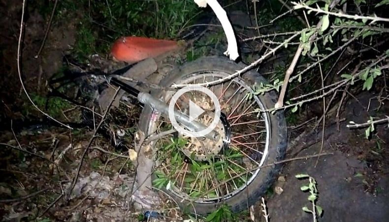 Motociclista Perdió La Vida Al Impactar Contra Un Poste 9769