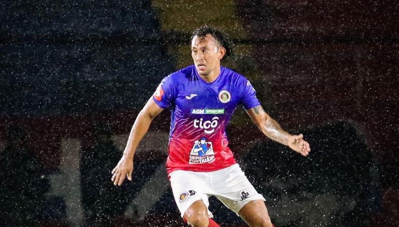 Bryan Landaverde se despide de FAS